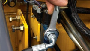 How To Replace A Hydraulic Hose?